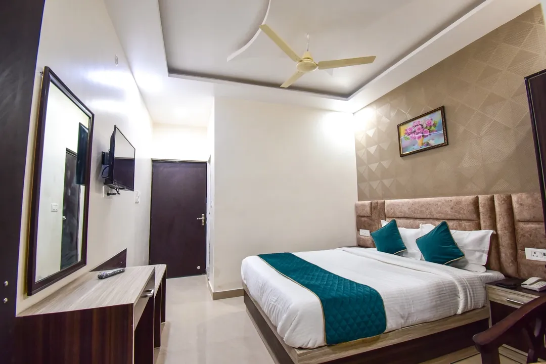Hotel Advantage Inn In Civil Lines, Prayagraj - Book With Bag2Bag And ...